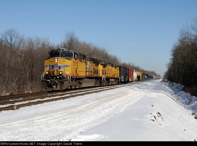 UP 5715 leads Westbound CSX Q351 at MP QD111